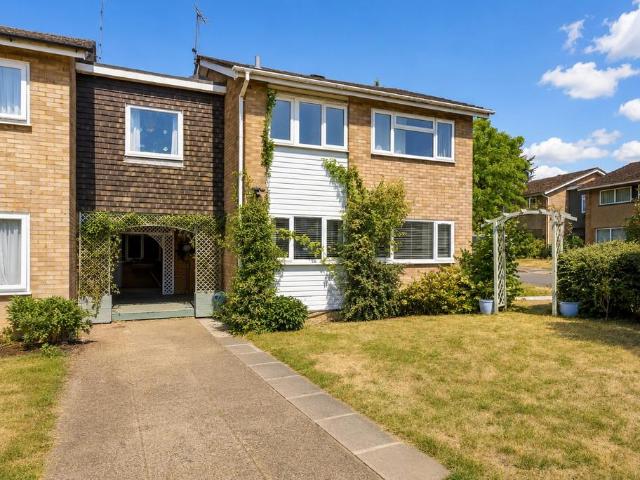 3 bedroom link detached house for sale