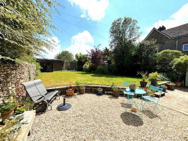 3 bedroom link detached house for sale