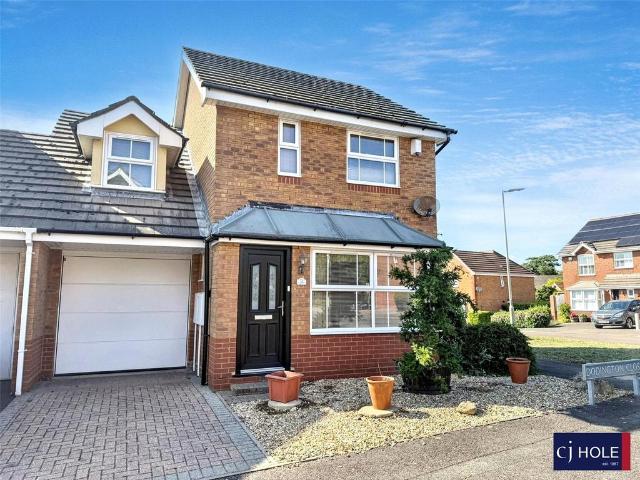 3 bedroom link detached house for sale