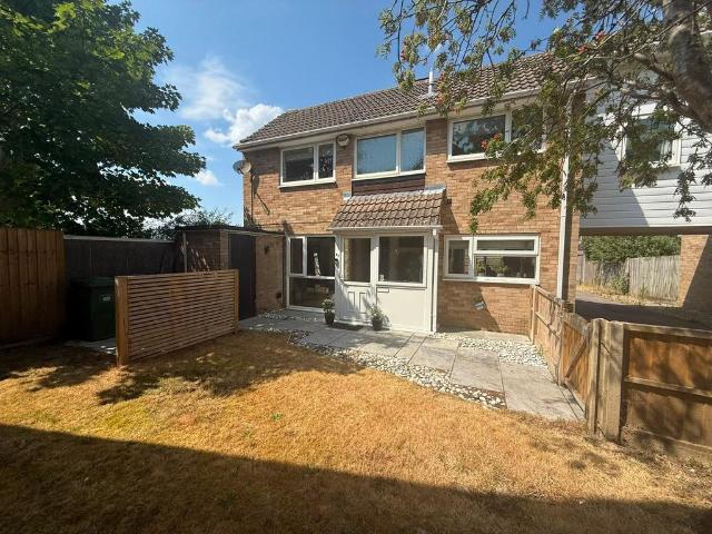 3 bedroom link detached house for sale