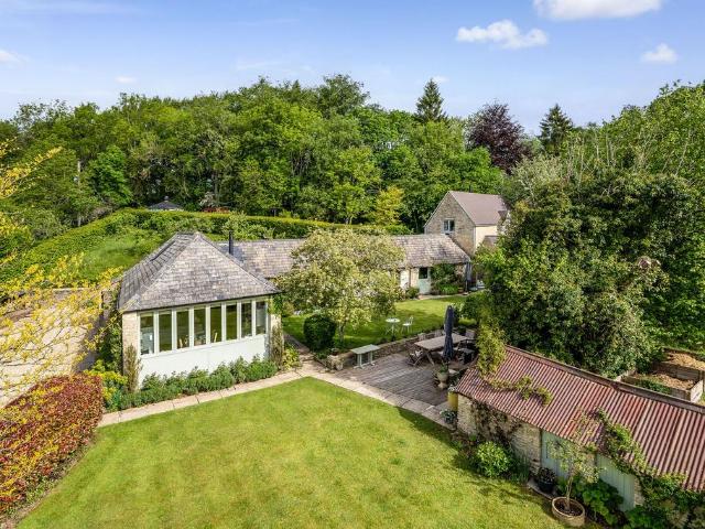3 bedroom link detached house for sale