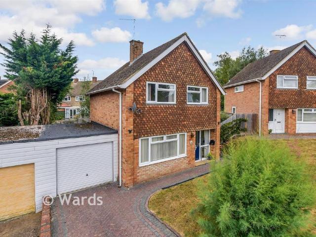 3 bedroom link detached house for sale
