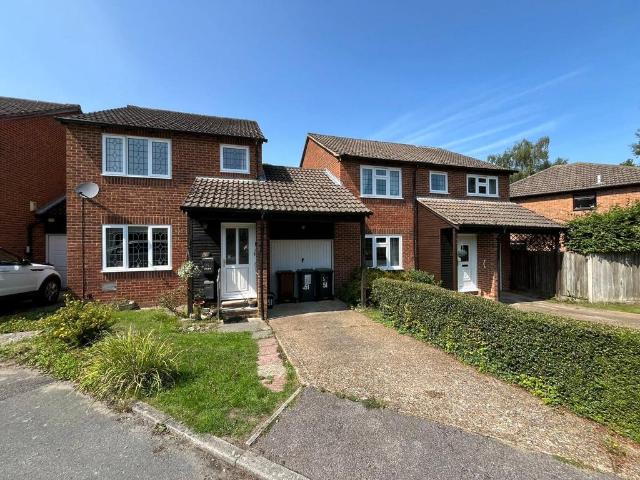 3 bedroom link detached house for sale