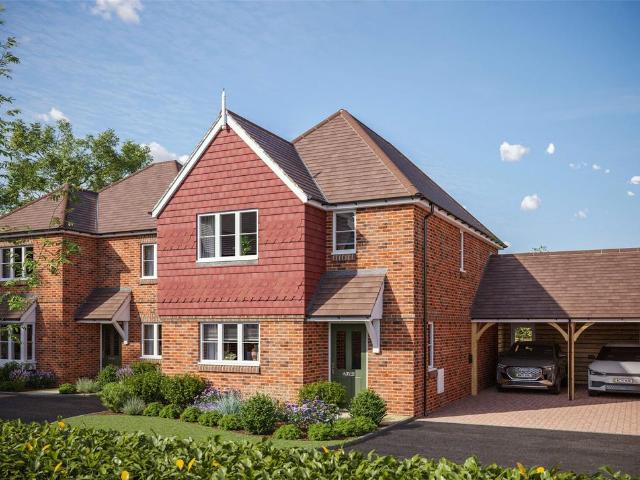 3 bedroom link detached house for sale