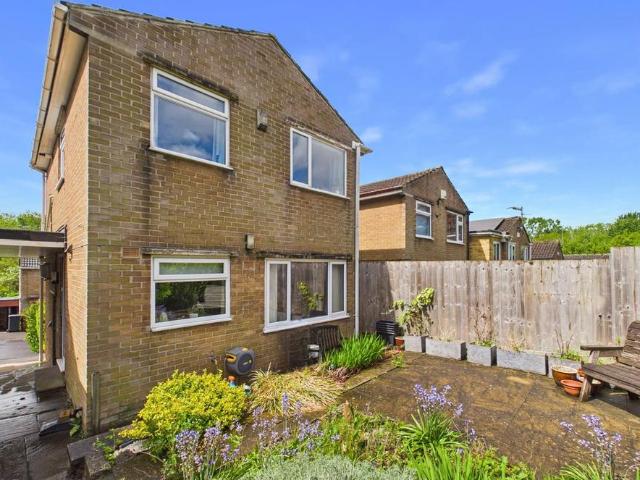 3 bedroom link detached house for sale