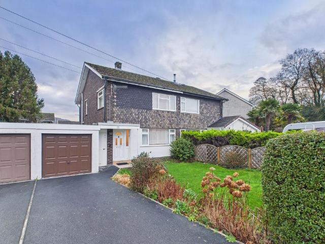 3 bedroom link detached house for sale