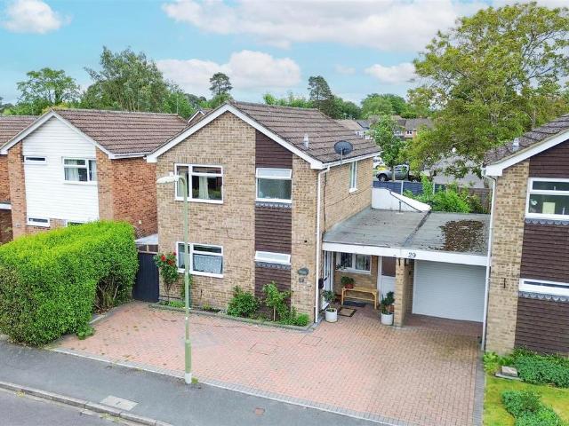 3 bedroom link detached house for sale