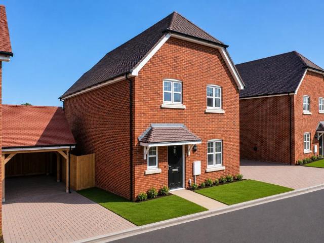 3 bedroom link detached house for sale