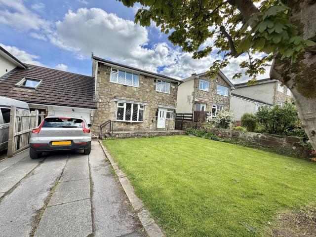 3 bedroom link detached house for sale
