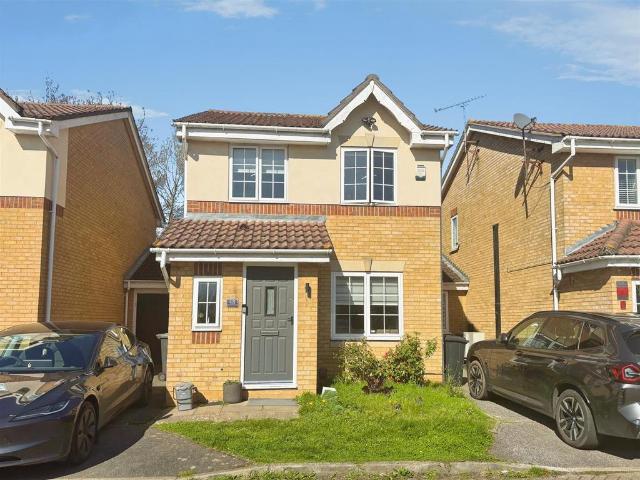 3 bedroom link detached house for sale