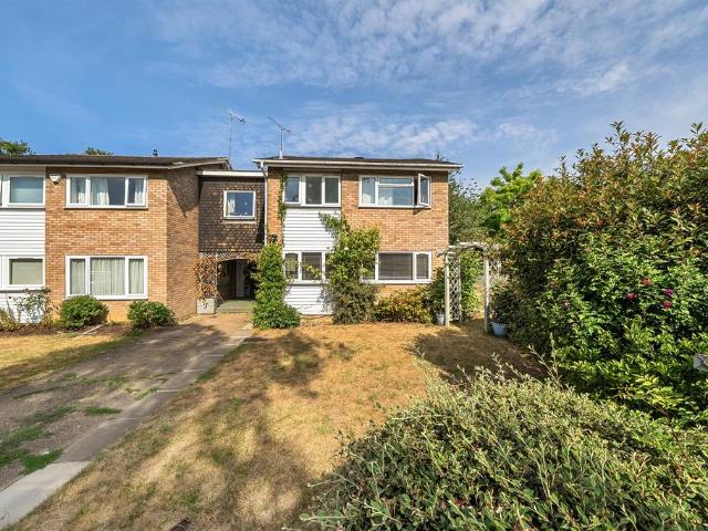 3 bedroom link detached house for sale