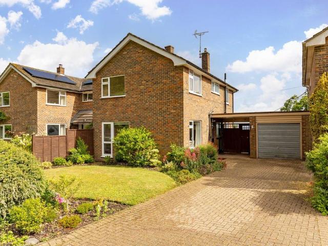 3 bedroom link detached house for sale