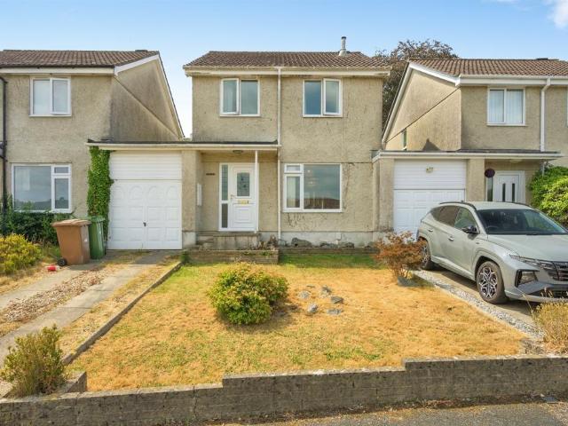 3 bedroom link detached house for sale