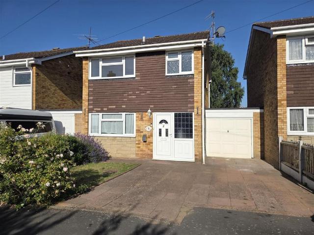 3 bedroom link detached house for sale