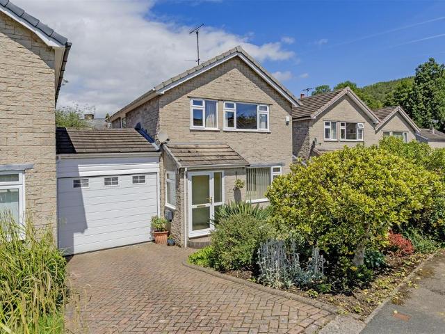3 bedroom link detached house for sale