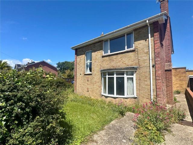 3 bedroom link detached house for sale