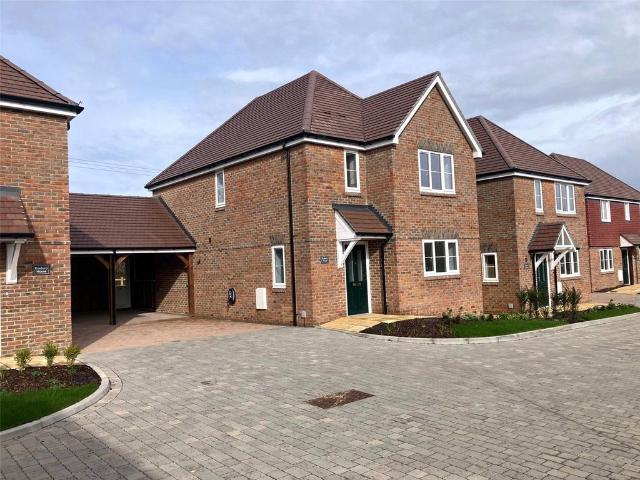 3 bedroom link detached house for sale