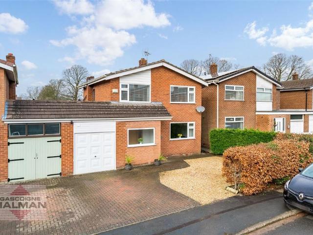 3 bedroom link detached house for sale