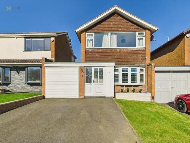 3 bedroom link detached house for sale