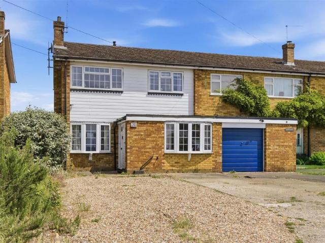 3 bedroom link detached house for sale