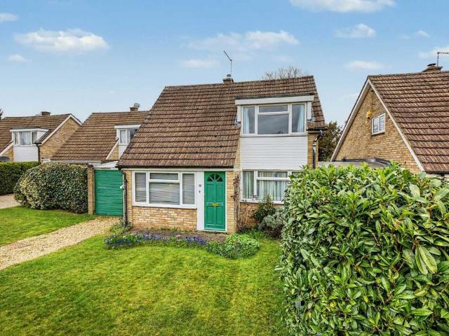 3 bedroom link detached house for sale