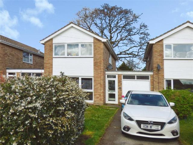 3 bedroom link detached house for sale