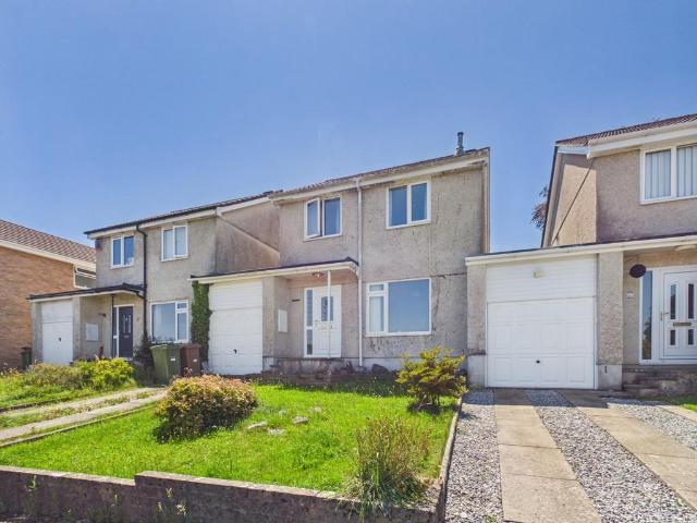 3 bedroom link detached house for sale