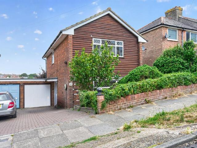 3 bedroom link detached house for sale