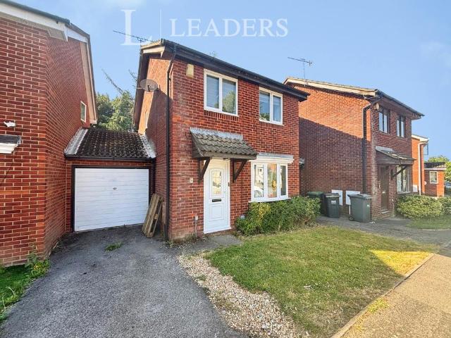3 bedroom link detached house for sale