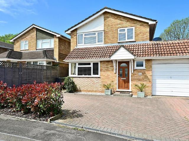 3 bedroom link detached house for sale
