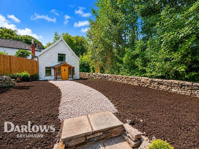 3 bedroom link detached house for sale