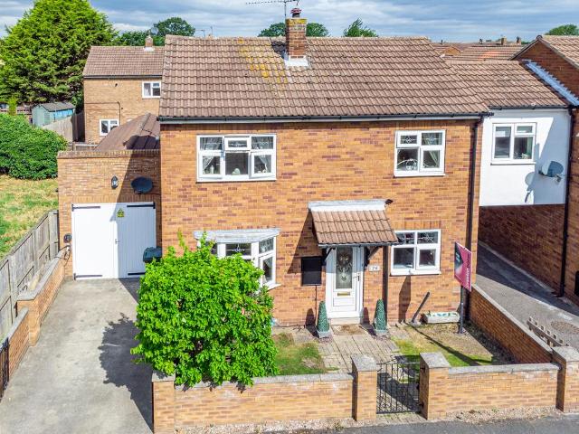 3 bedroom link detached house for sale
