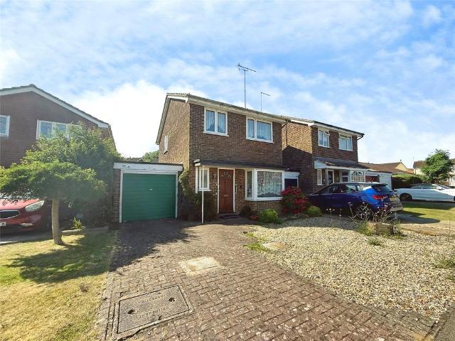 3 bedroom link detached house for sale