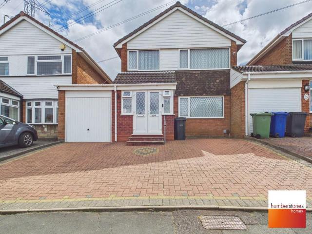 3 bedroom link detached house for sale