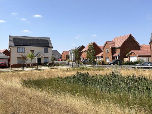 3 bedroom link detached house for sale