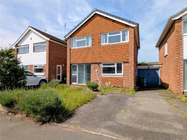 3 bedroom link detached house for sale