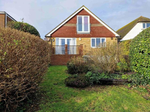 3 bedroom link detached house for sale