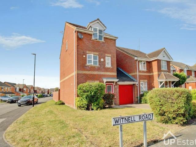 3 bedroom link detached house for sale