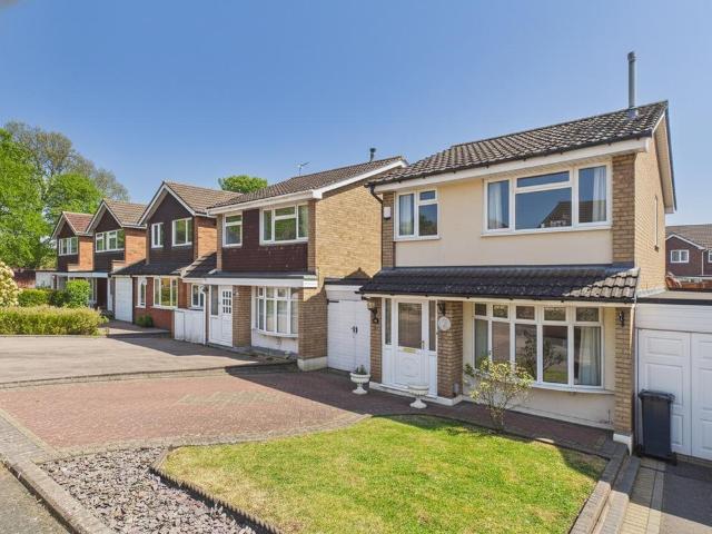 3 bedroom link detached house for sale