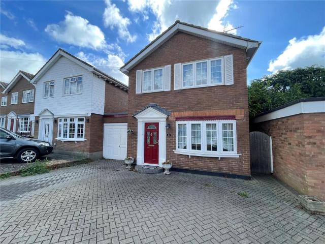 3 bedroom link detached house for sale