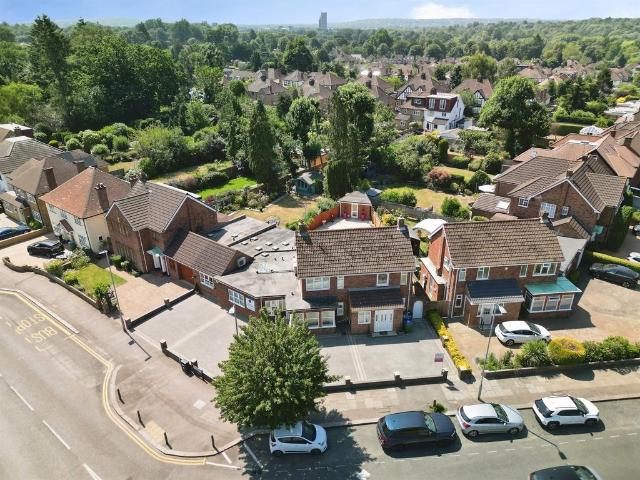 3 bedroom link detached house for sale