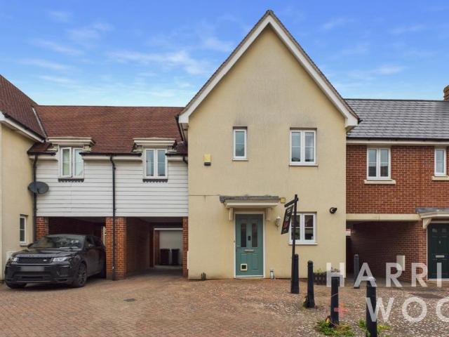 3 bedroom link detached house for sale