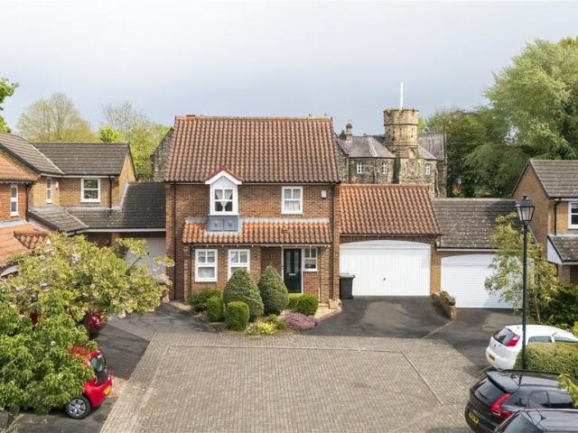 3 bedroom link detached house for sale