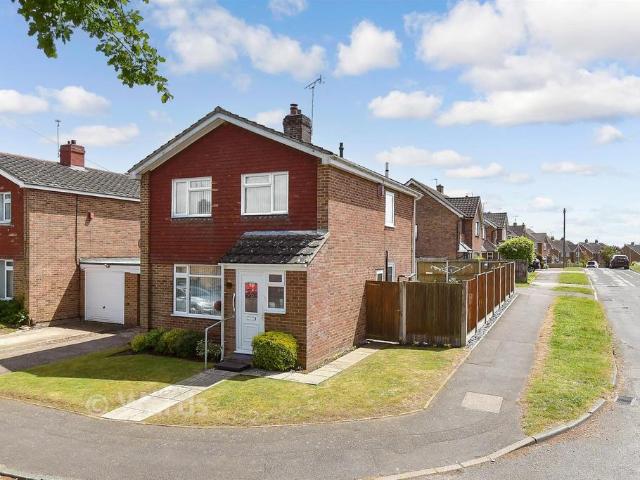 3 bedroom link detached house for sale