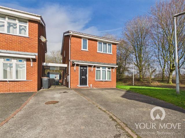 3 bedroom link detached house for sale
