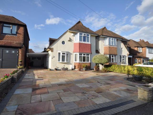 3 bedroom link detached house for sale
