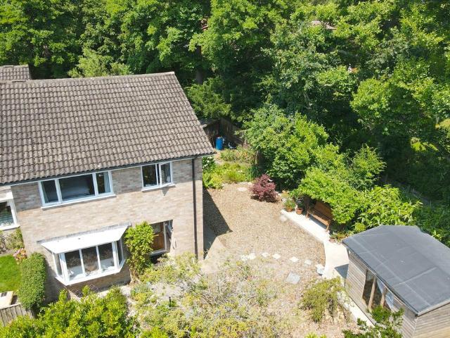 3 bedroom link detached house for sale