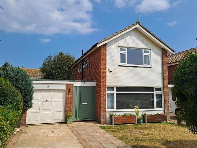 3 bedroom link detached house for sale