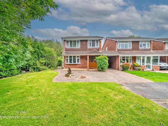 3 bedroom link detached house for sale