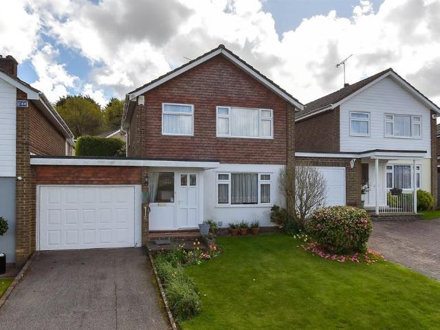 3 bedroom link detached house for sale
